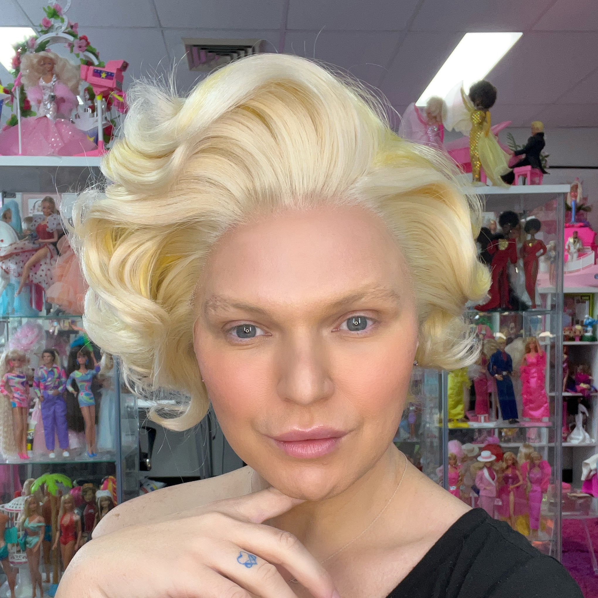 Old Hollywood - Mattel Blonde - Stage Lace - Wigs by Vanity